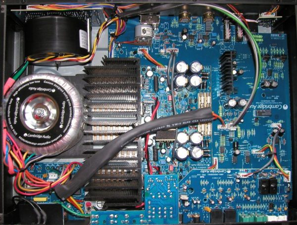 CAMBRIDGE azur Verstärker 640A V2 - HiFiWERKSTATT hoer-wege